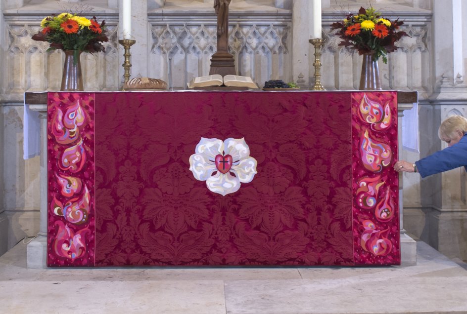 Dronningens antependium til Slotskirken blev indviet | Kristeligt Dagblad