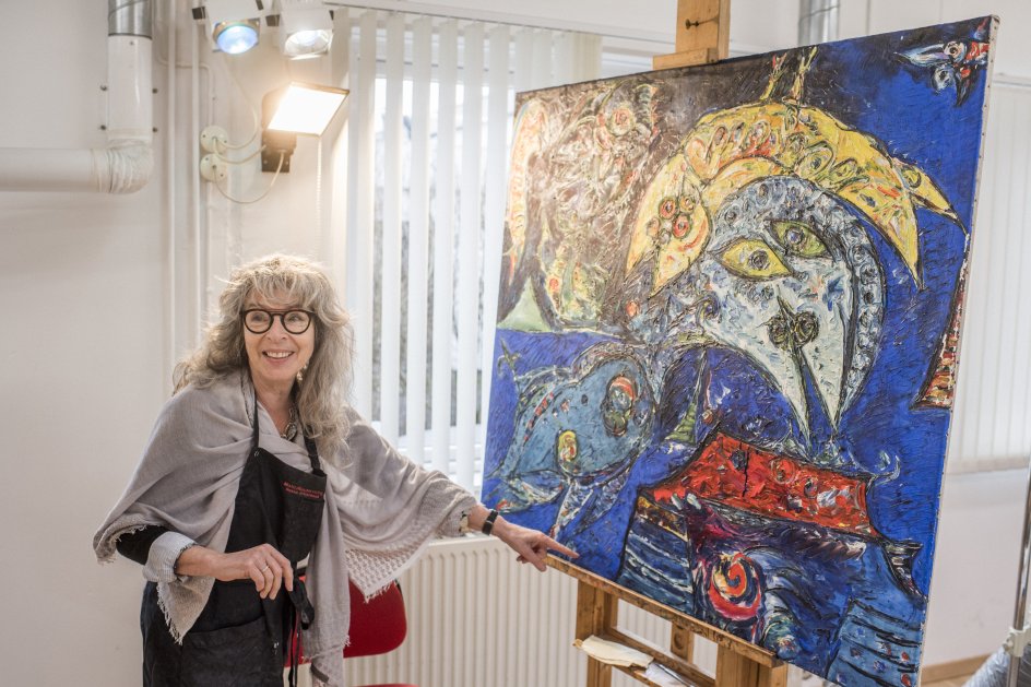 Susan har været malerikonservator i 40 år: ”Jeg er altid maleriets og ...