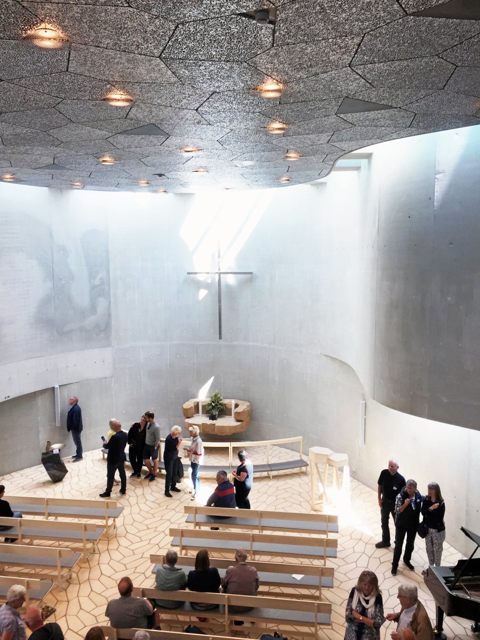 Nybygget Trekroner Kirke er vellykket og fremadskuende | Kristeligt Dagblad