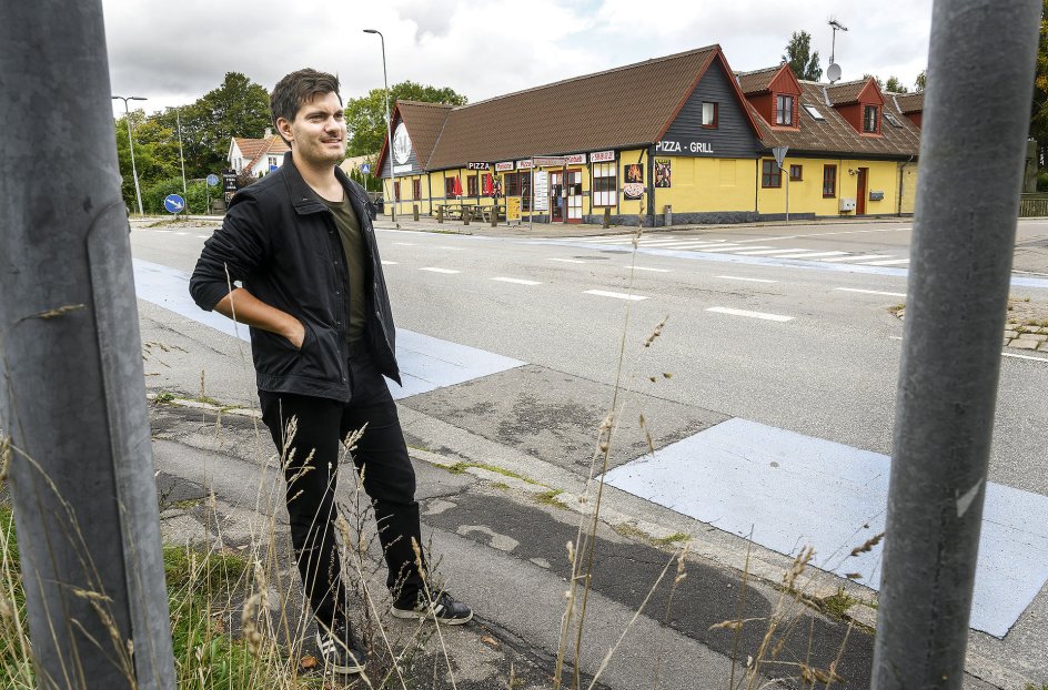 Kampen om den folkelige midte udkæmpes på provinsens små veje ...