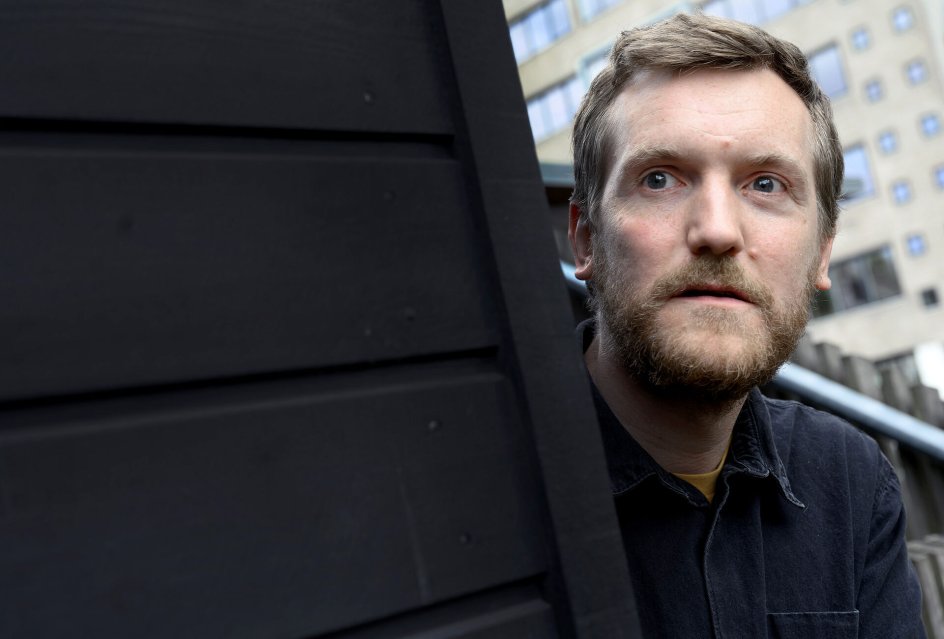 Elliott Crosset Hove: At spille en rolle gør, at jeg kan være ekstra ...