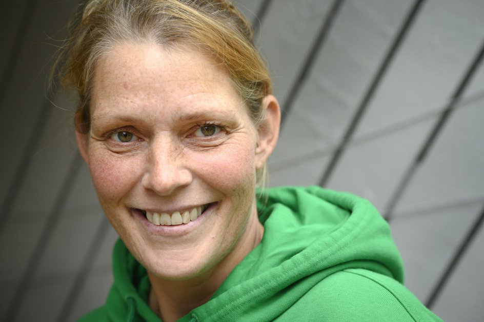 Signe fik besked om slagteriets lukning klokken 8. Inden klokken var 9 ...