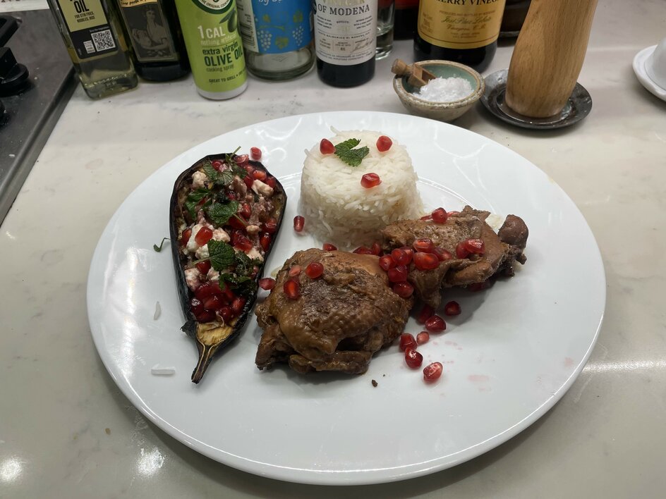 Granatæbler er den røde tråd i disse persiske retter | Kristeligt Dagblad