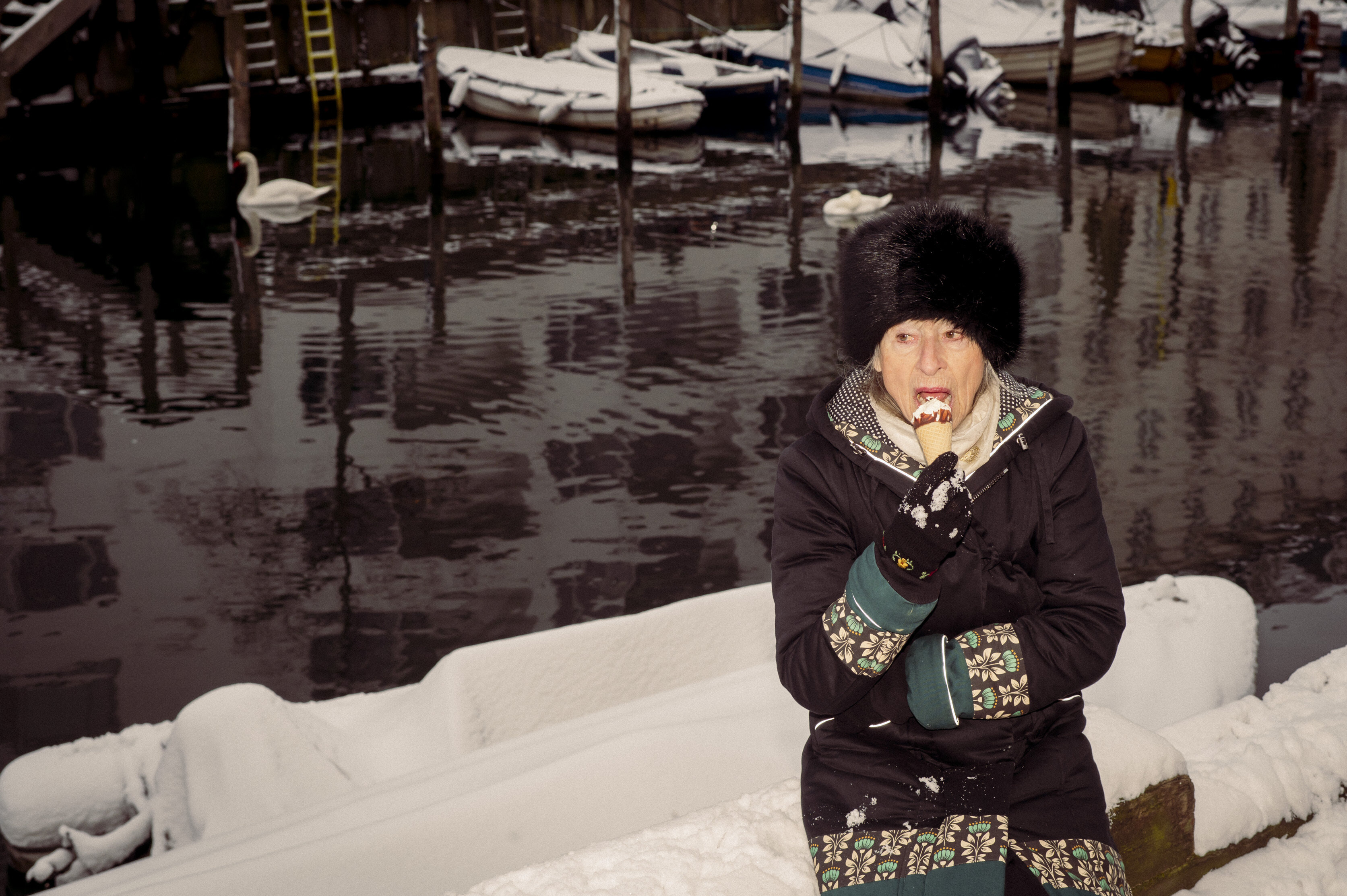 Mange har gerne villet sætte hende i bås. Men Anne Marie Helger er ...