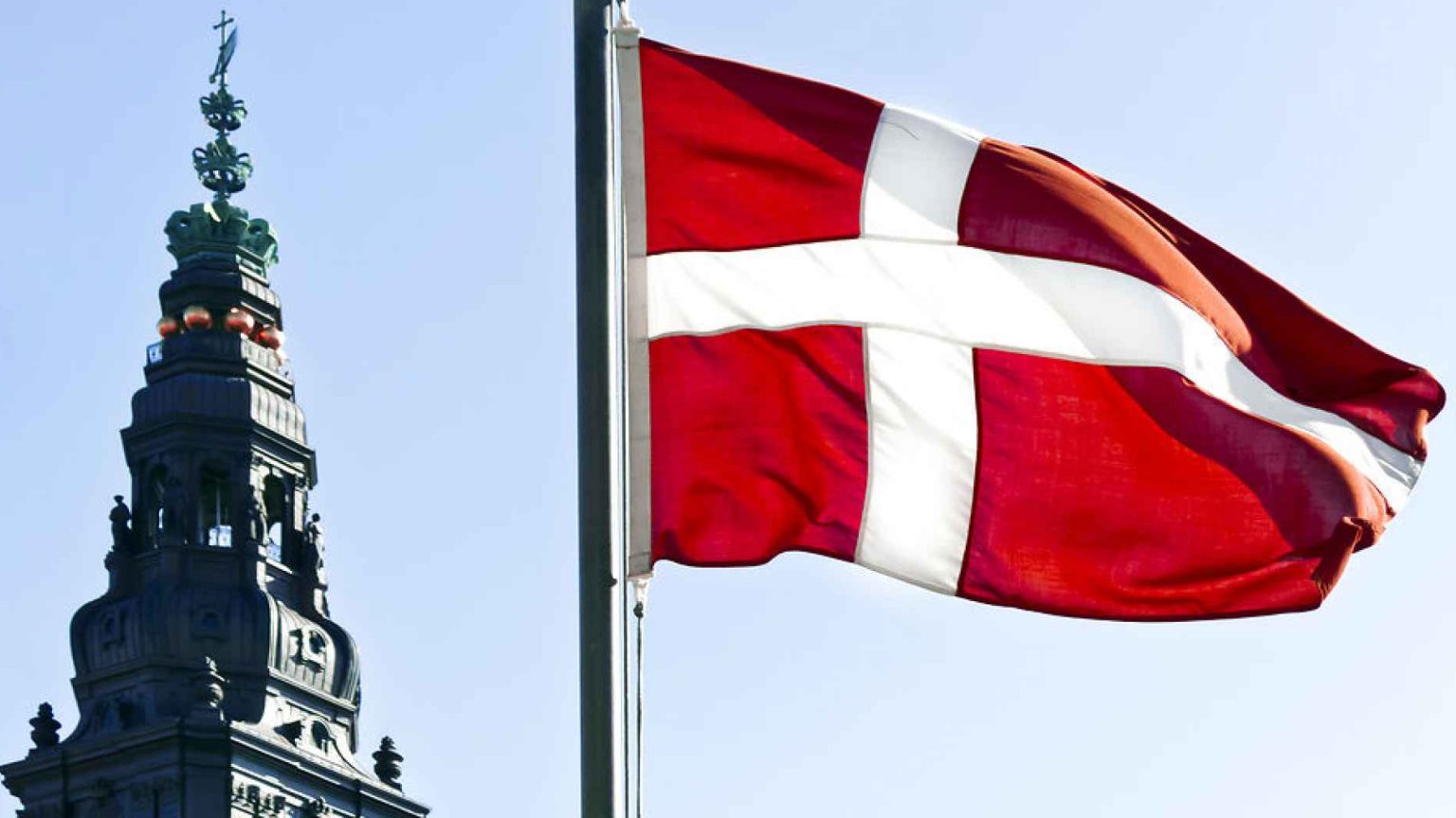 Dannebrog er rykket politisk til højre | Kristeligt Dagblad