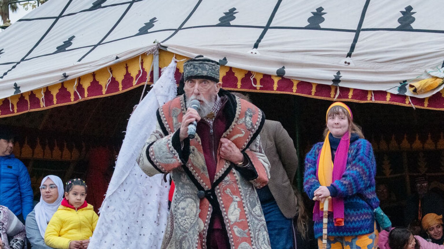 Britisk kunstner: Fortællinger blev min redning efter slagtilfælde ...