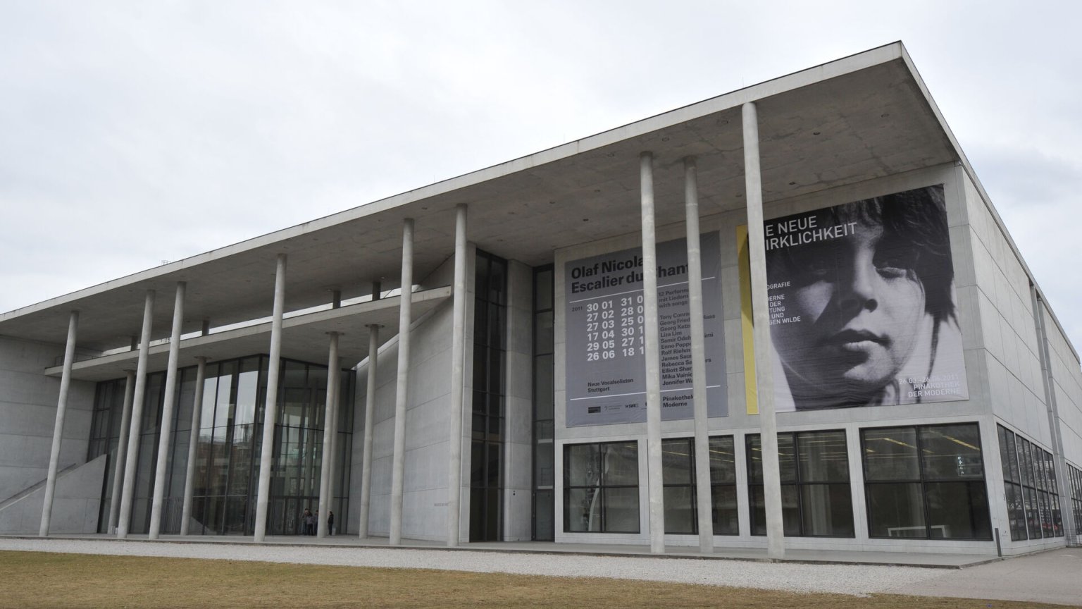 Enhver by med respekt for sig selv har et museum for moderne kunst ...