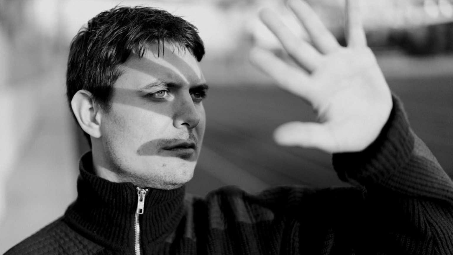 Caspar Eric får stor pris for kraftfuld og direkte poesi | Kristeligt ...