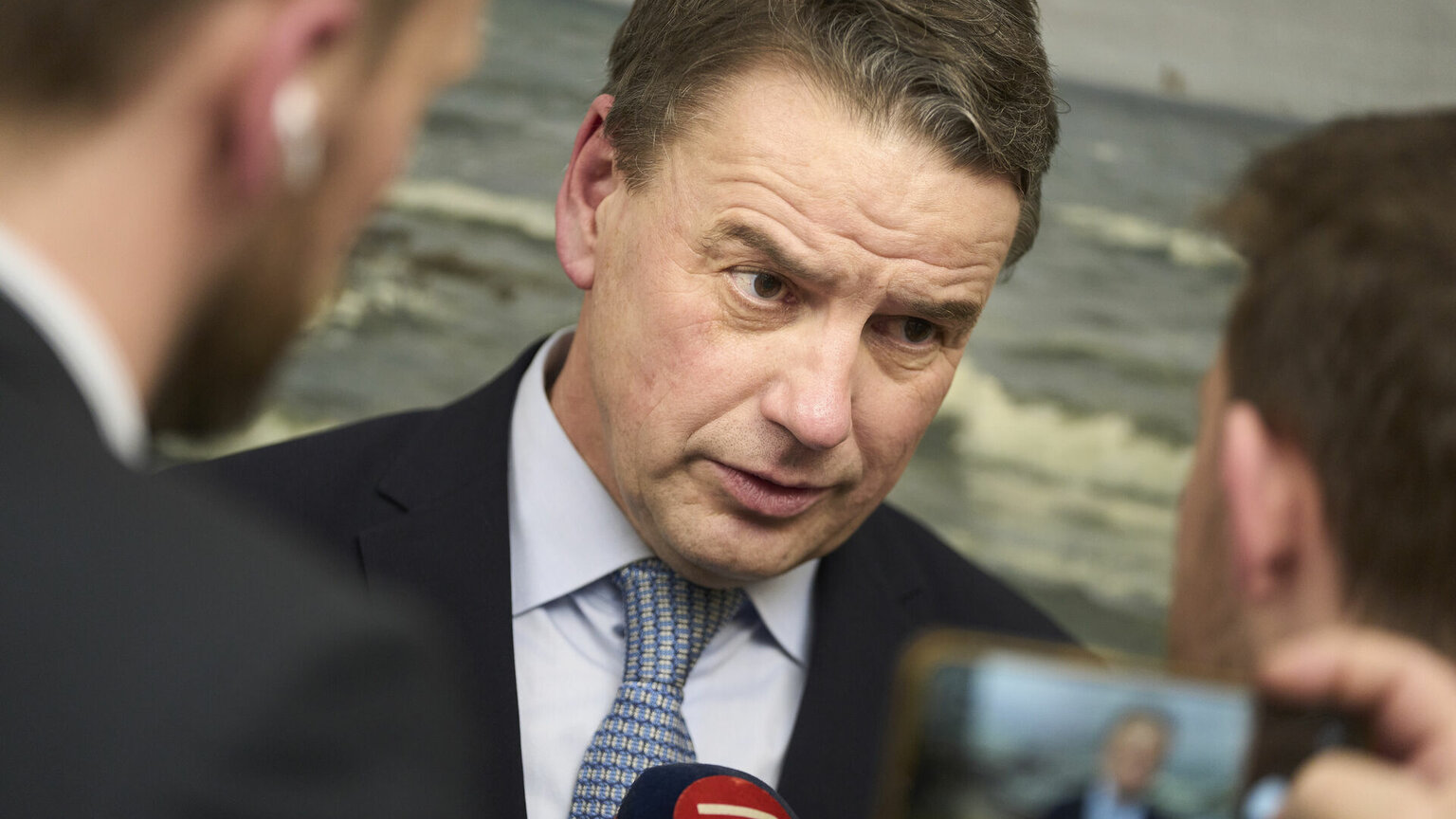 Sørine Gotfredsen: Christian Friis Bach har en pointe. DR og TV 2 var ...