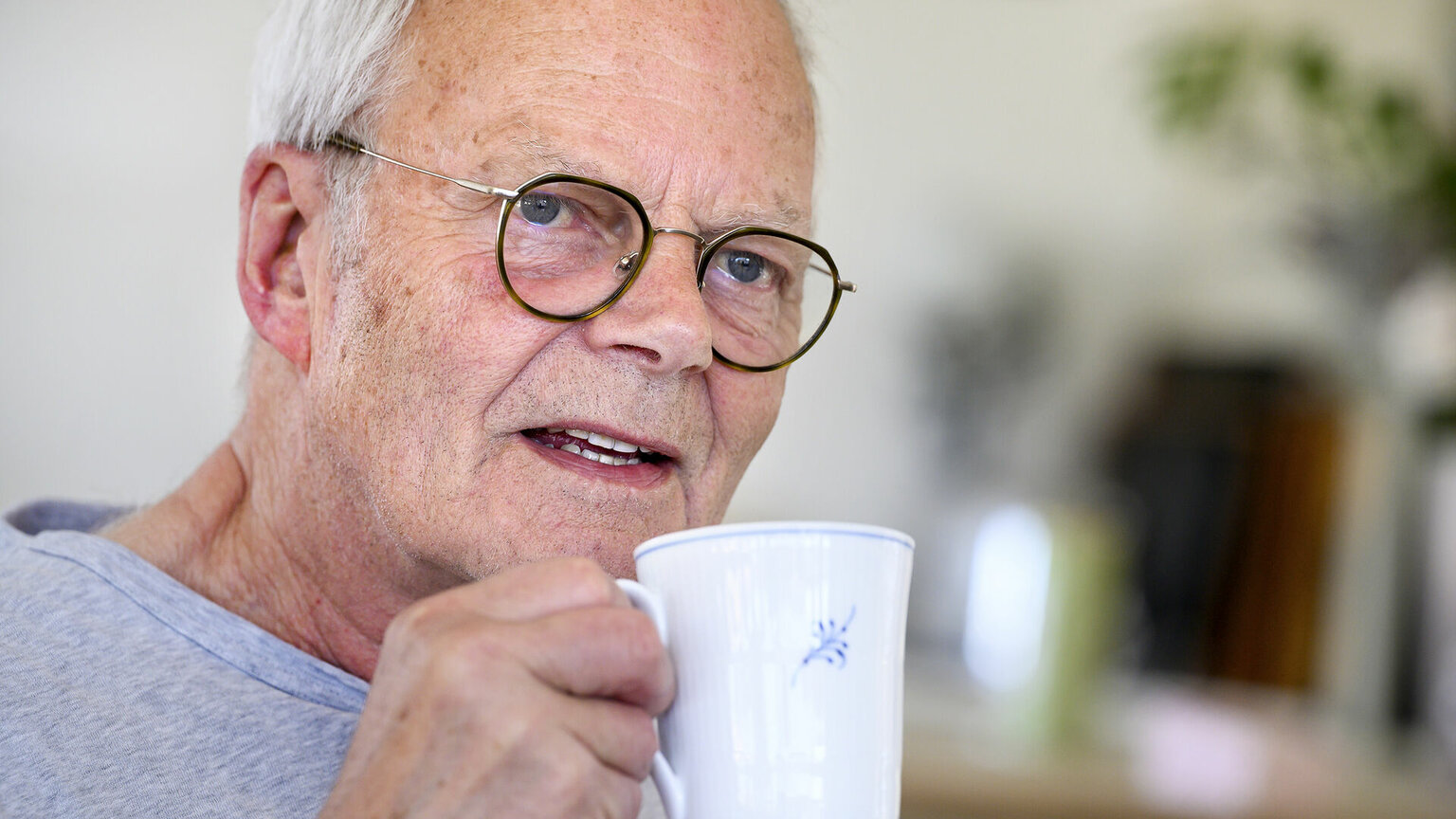 Jarl Friis Mikkelsens ældste datter er 39 år, og den yngste er 15. Han ...
