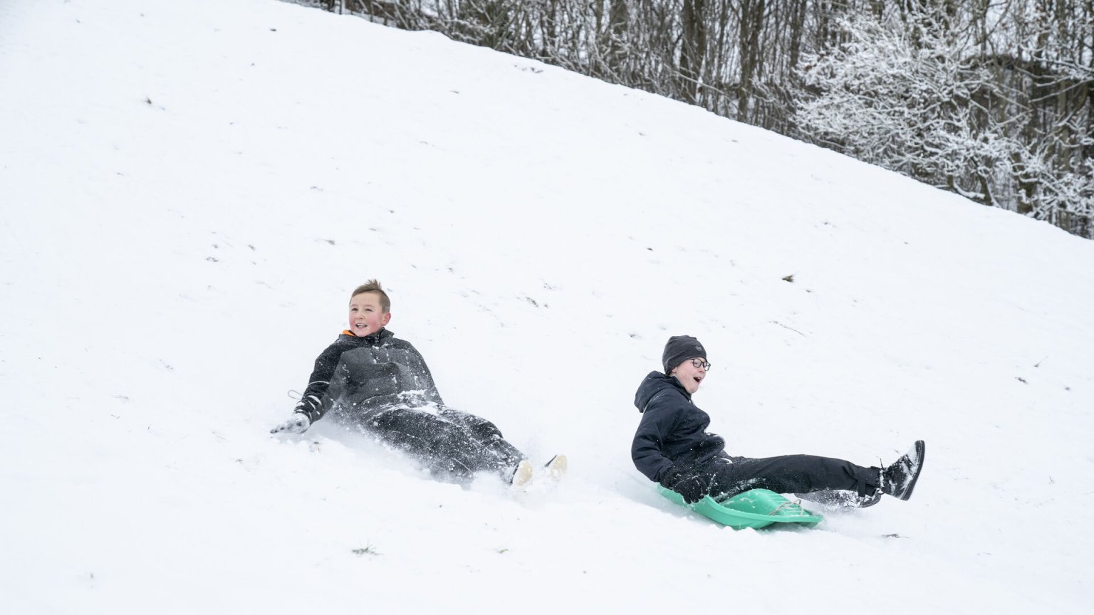 Sne og frost giver børn en efterhånden sjælden oplevelsen af rigtig ...