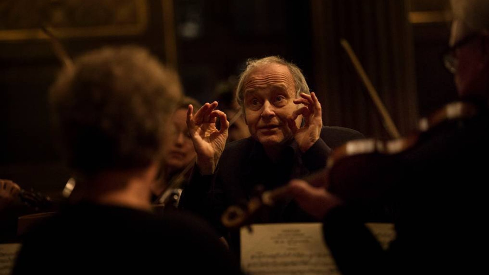 Adam Fischer og Danmarks Underholdningsorkester gav en afvekslende ...