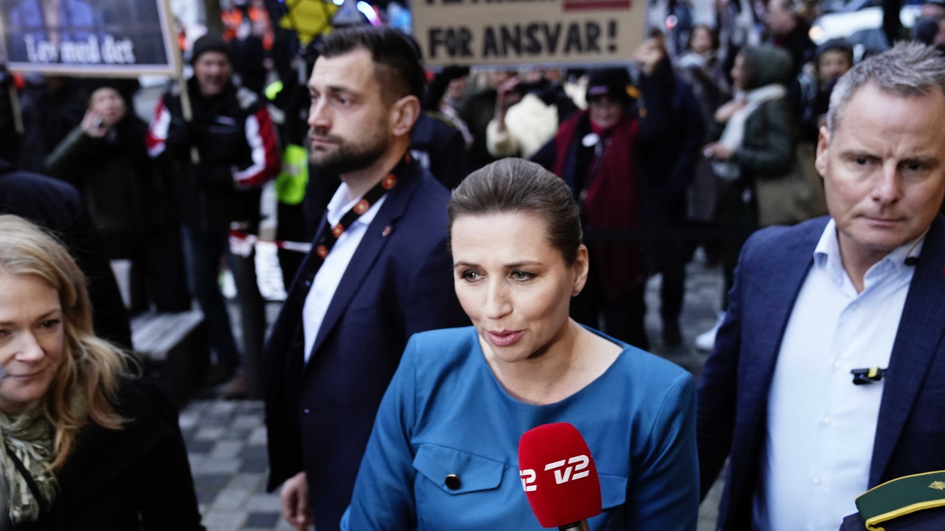 Mette Frederiksen tog den ulovlige beslutning om at aflive alle dansk ...
