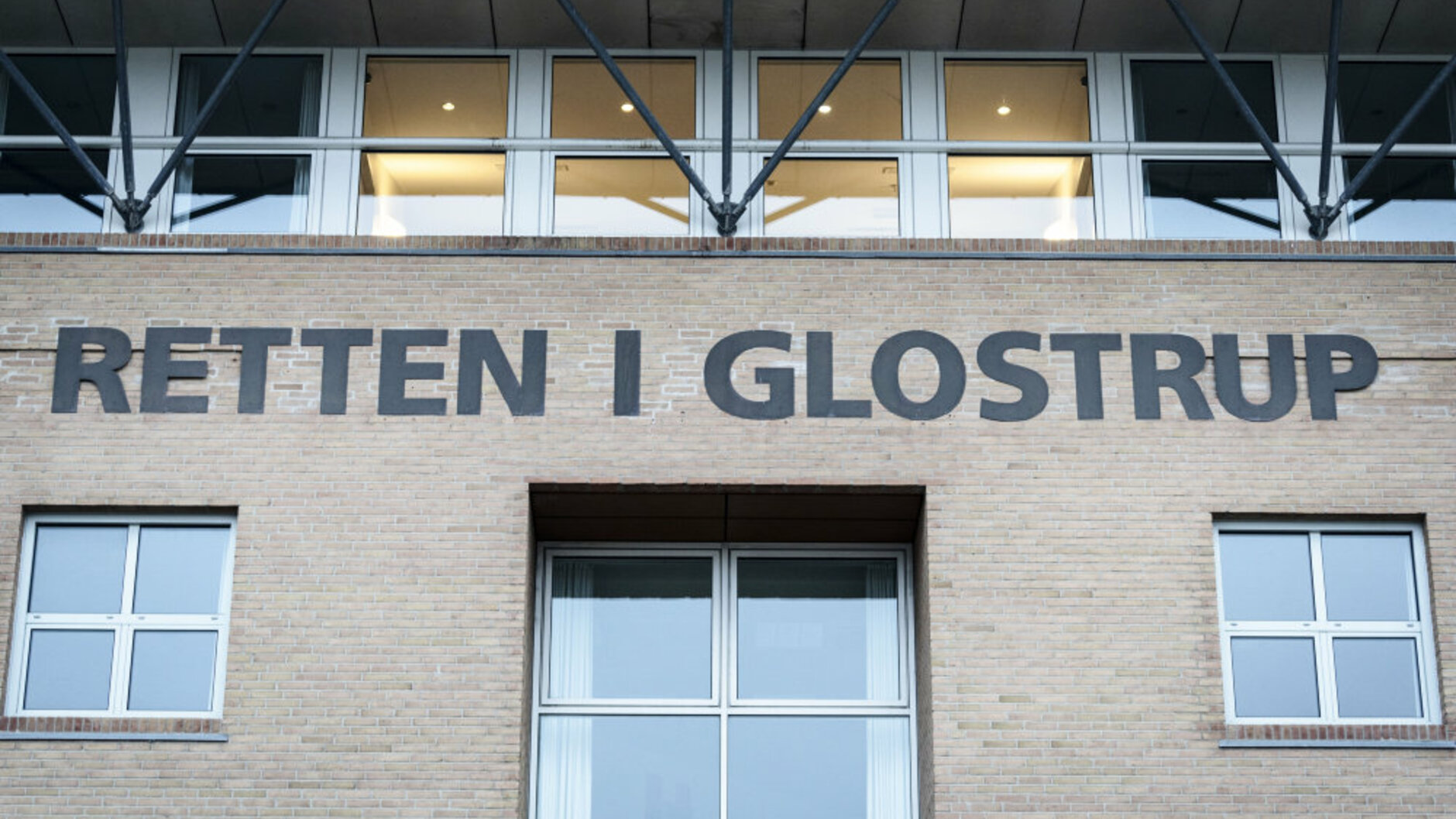 To mænd anholdt i sag om skuddrab på tankstation | Kristeligt Dagblad