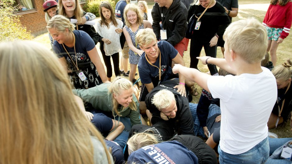 I år kan flere udsatte børn komme på sommerferie: De frivillige er endelig tilbage | Kristeligt ...