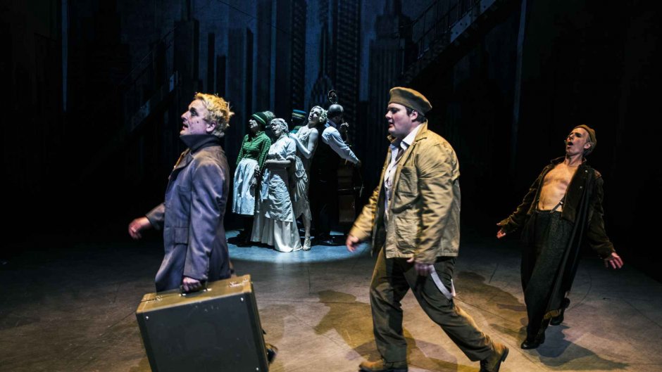 Kafka med komik og kapitalismekritik | Kristeligt Dagblad