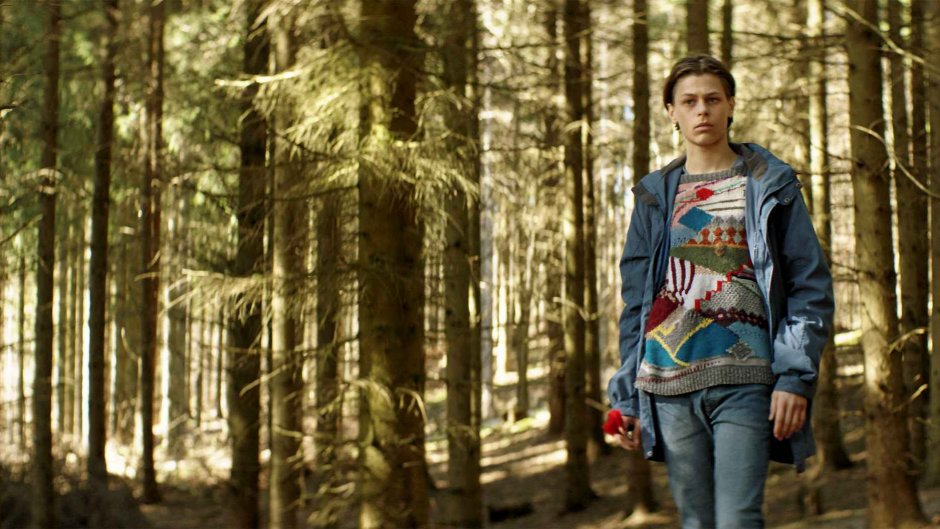 Dansk eventyrfilm er ikke en nutidig Lindgren-pastiche, men halvbagt ...