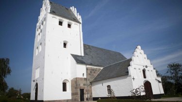 Folkekirken er klemt mellem sekularisme og nationalkonservatisme ...