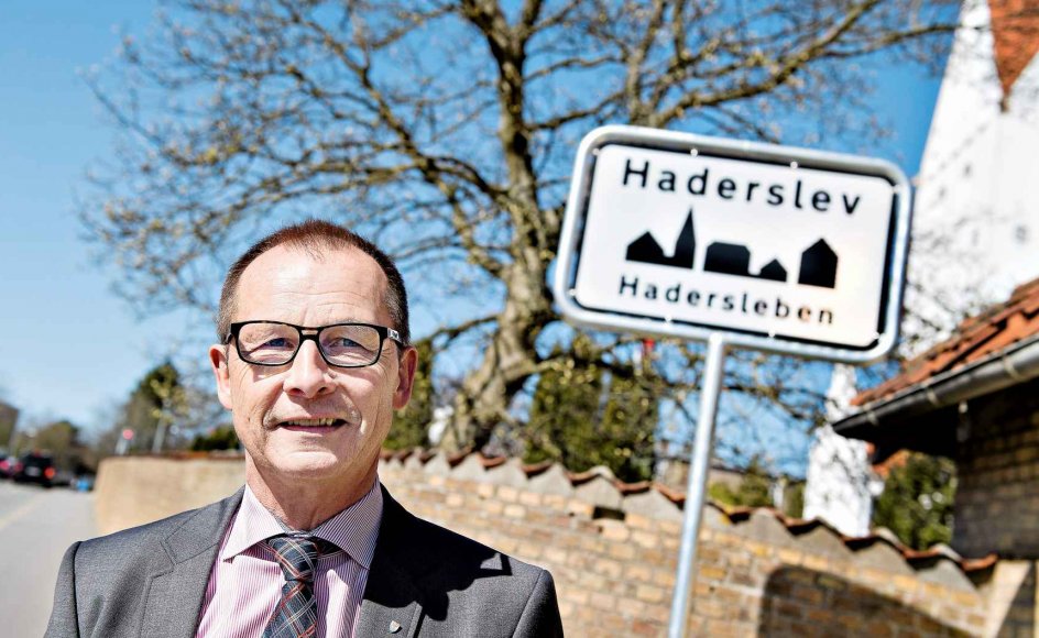 Borgmester opgiver omstridt byskilt | Kristeligt Dagblad