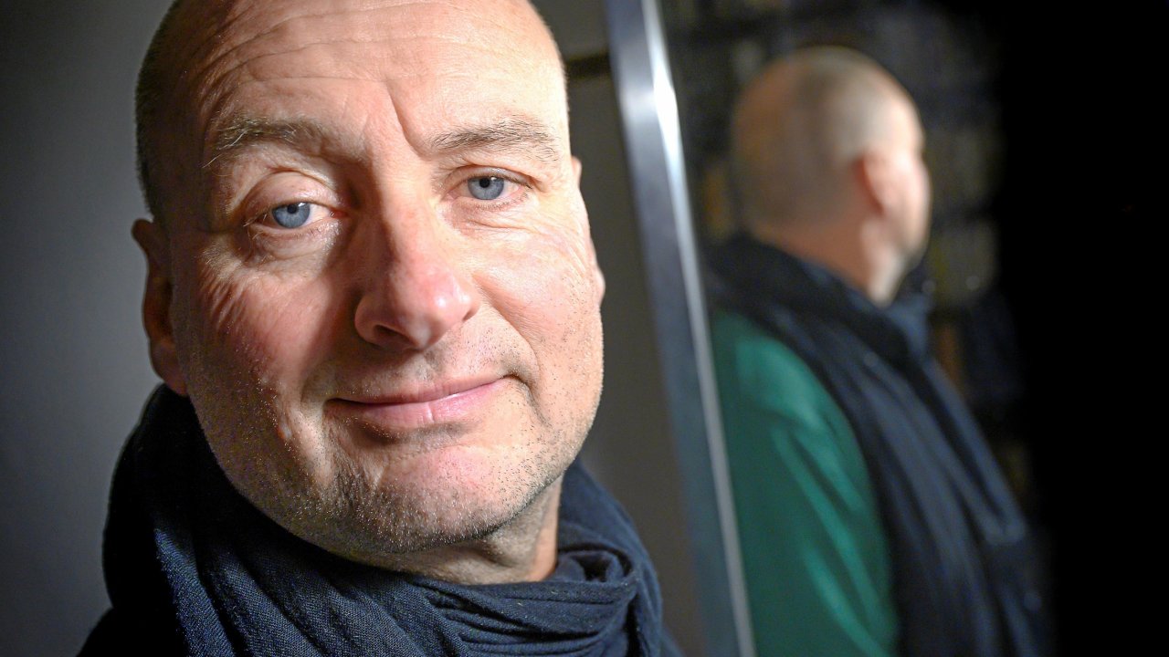 Prisbelønnet digter: Man behøver ikke beruse sig hensynsløst i sit eget ...