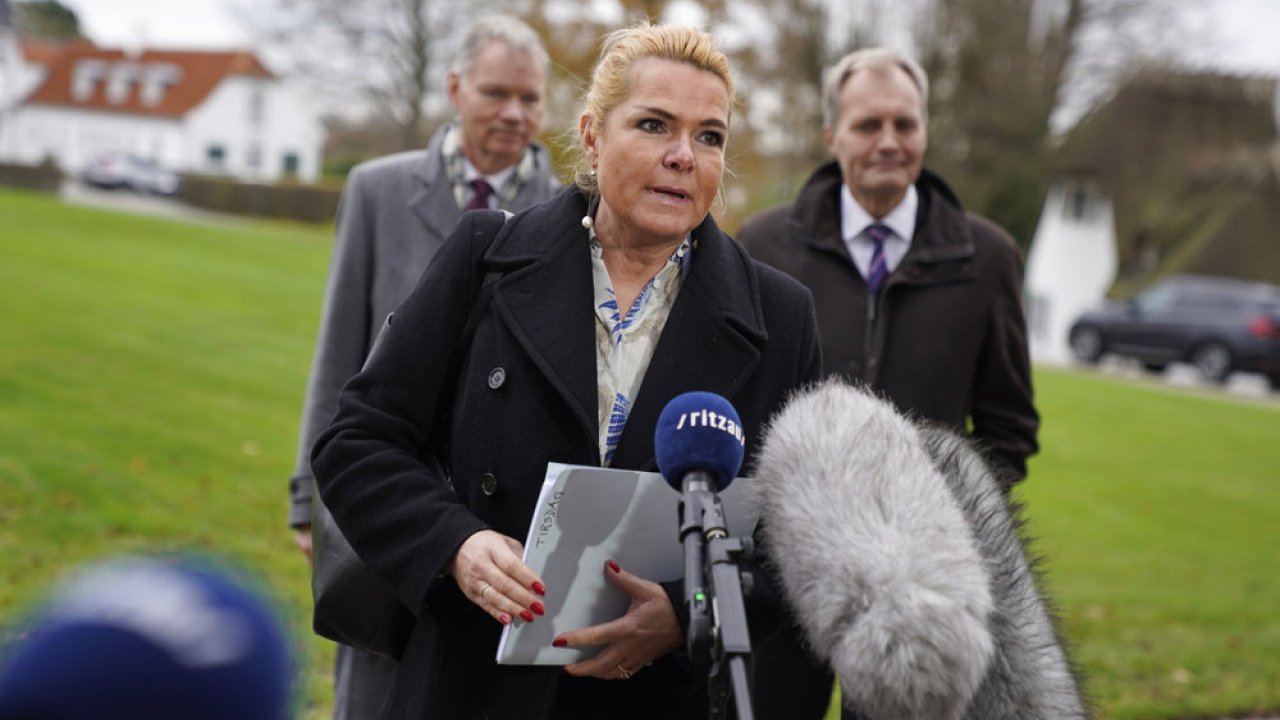 Støjberg langer ud efter Ellemann: Vælger Mette F. over blå blok | Kristeligt Dagblad