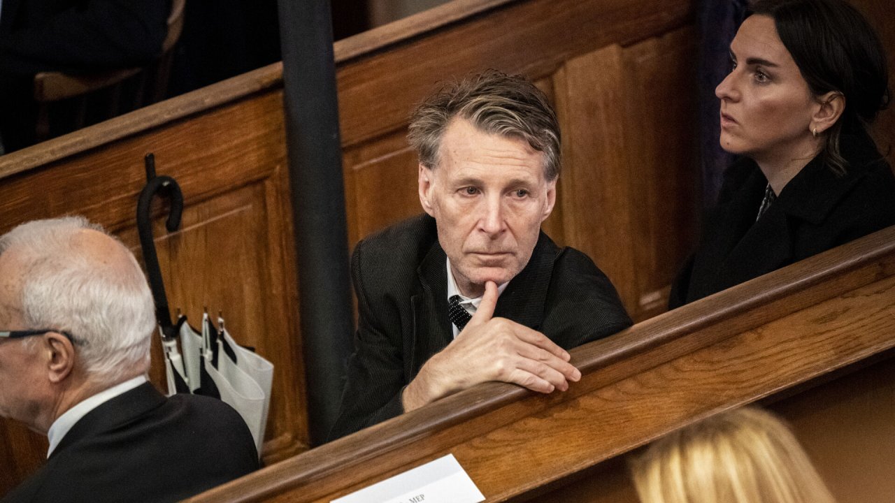 Jon Stephensen trækker spor af konflikter og fyringer. Moderaternes ...