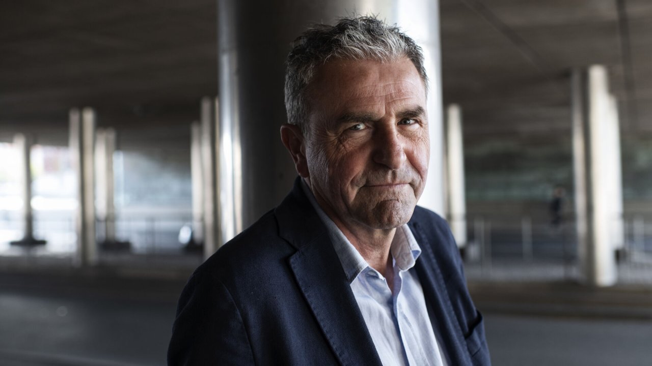 Forfatter Jens Christian Grøndahl: Bogafbrænding er ikke ytringsfrihed ...