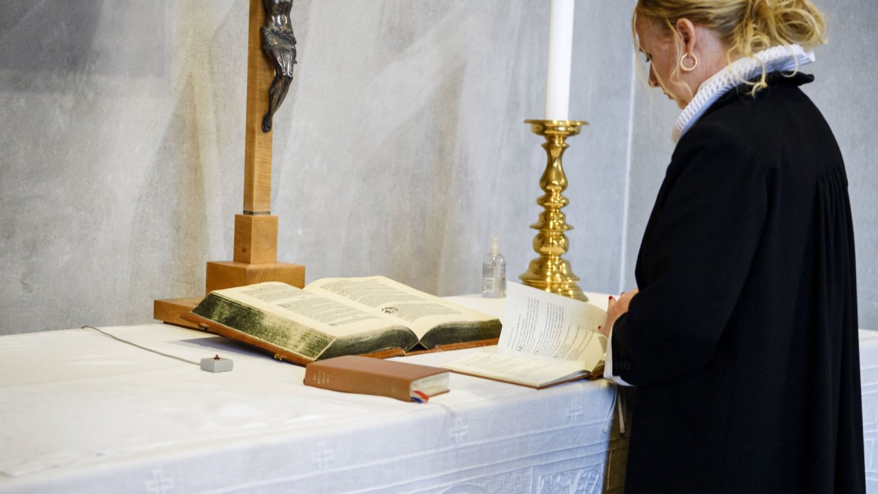 Pastor emeritus: Liturgi behøver ikke at være ledsaget af "ufrihed og ...