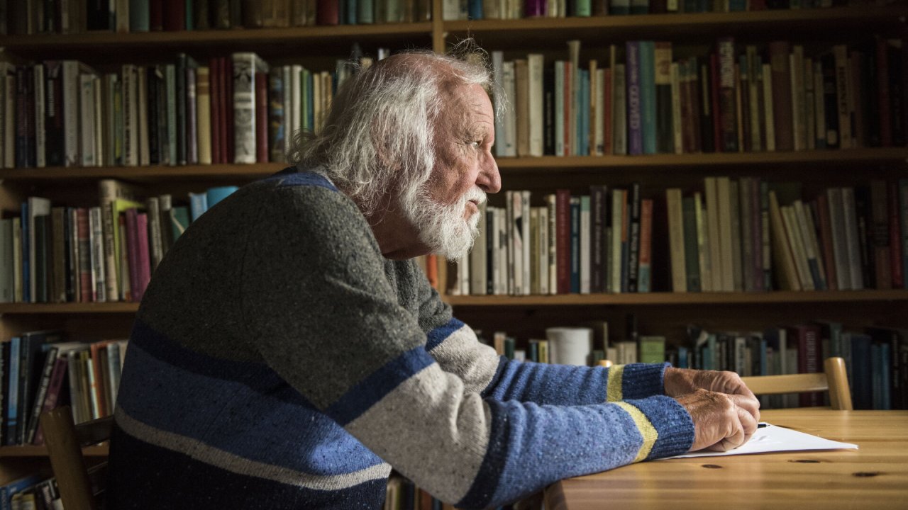 En tredjedel af danske forfattere er over 70 år. Hvordan kan det være ...