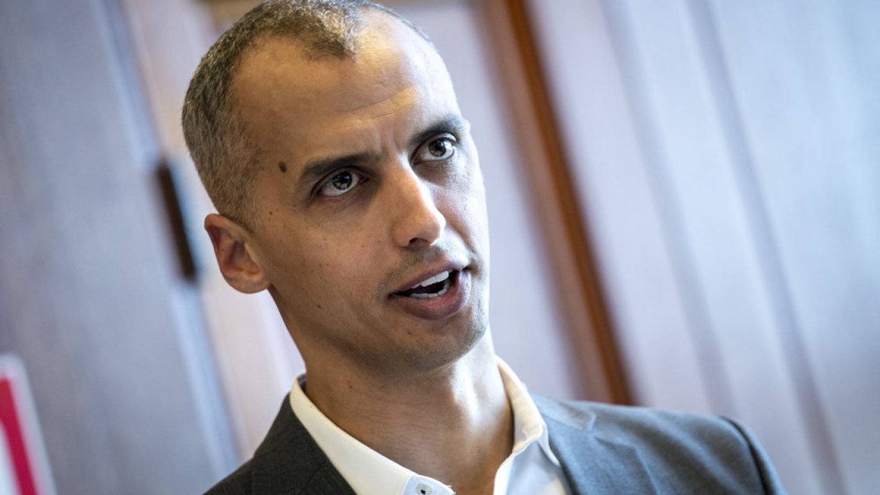 Minister: Flere praktiske timer kan øge elevers læseglæde | Kristeligt ...