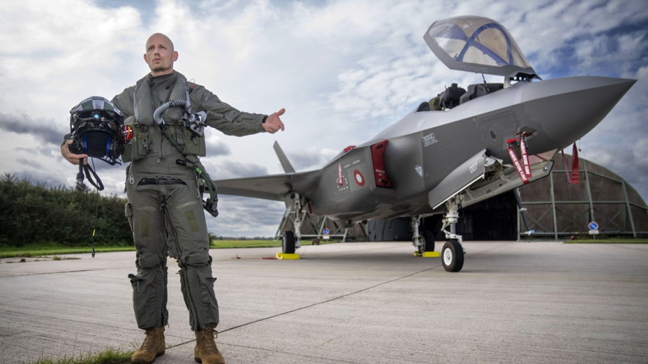 Nye F-35-kampfly indvies med lufttur over Danmark | Kristeligt Dagblad