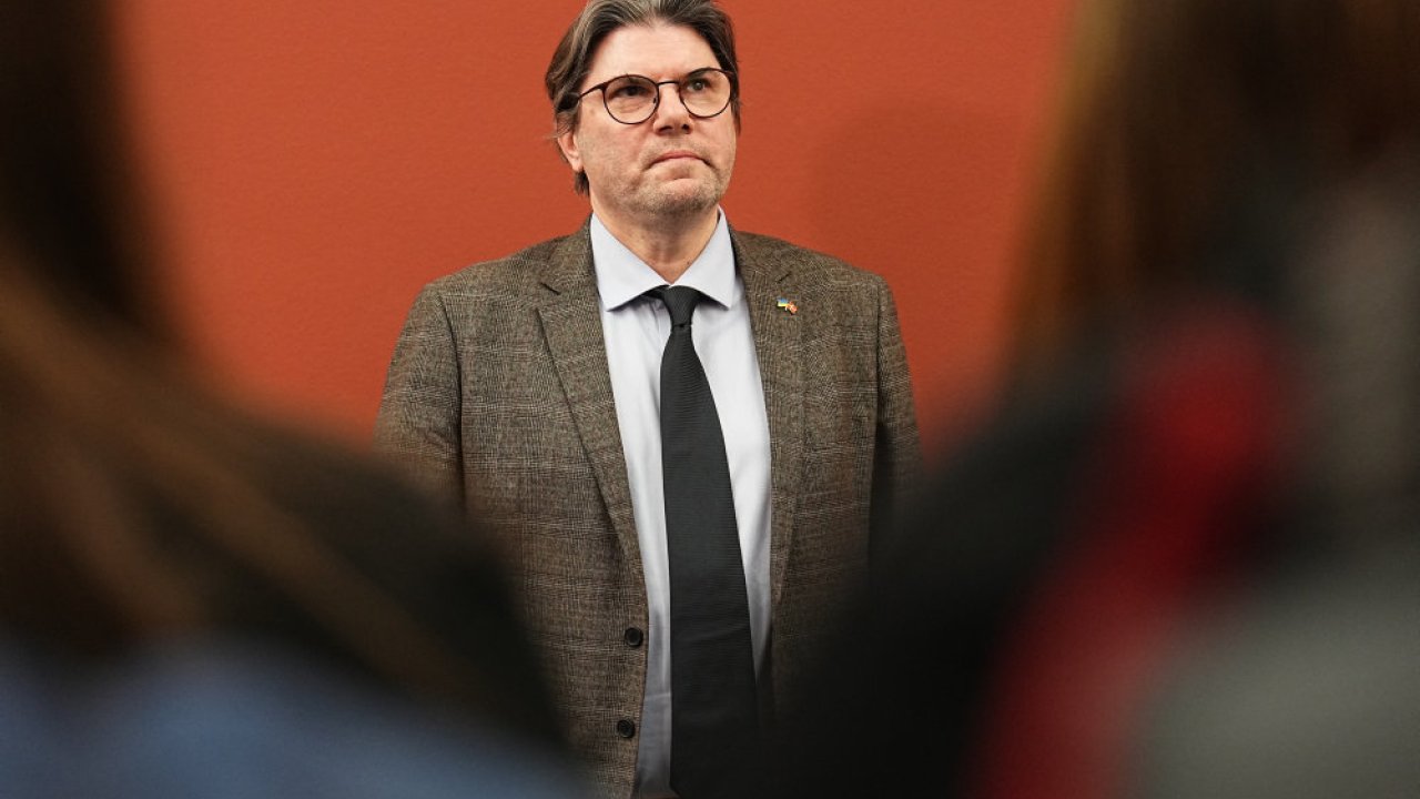 Mads Fuglede kunne ikke finde én eneste grund til at blive i Venstre ...