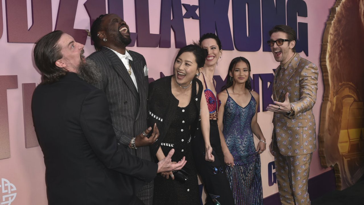 Atypisk monsterduo sælger flest billetter i åbningsweekend | Kristeligt ...