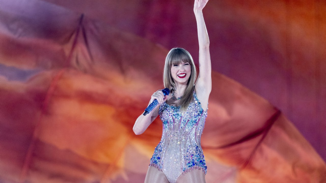 Taylor Swift forestillede sig hun skrev album i Sverige | Kristeligt ...