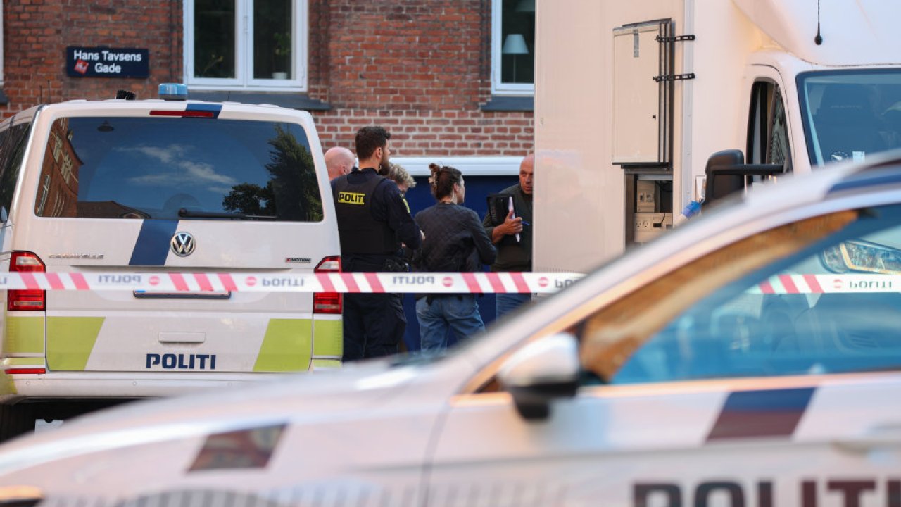 Betjente fra andre politikredse hjælper med visitationer i København | Kristeligt Dagblad