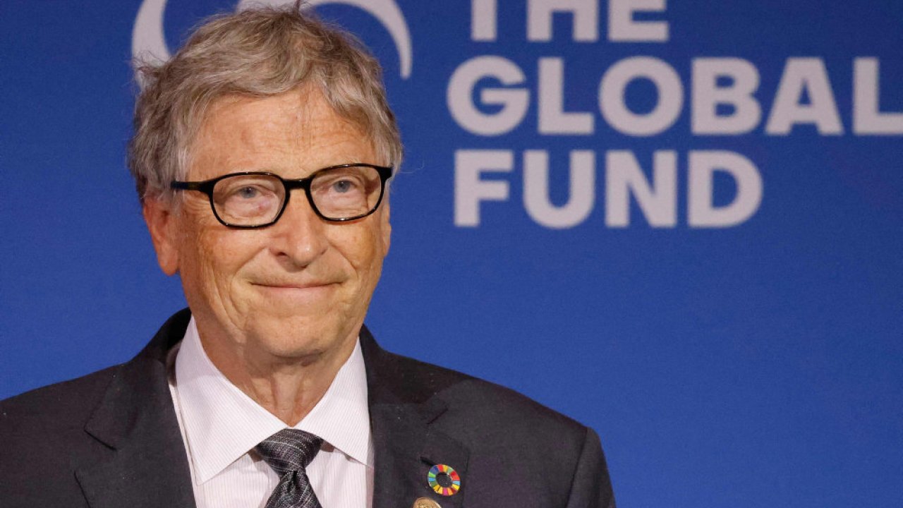 Bill Gates blander sig i valgkampen med kæmpebeløb til Kamala Harris ...