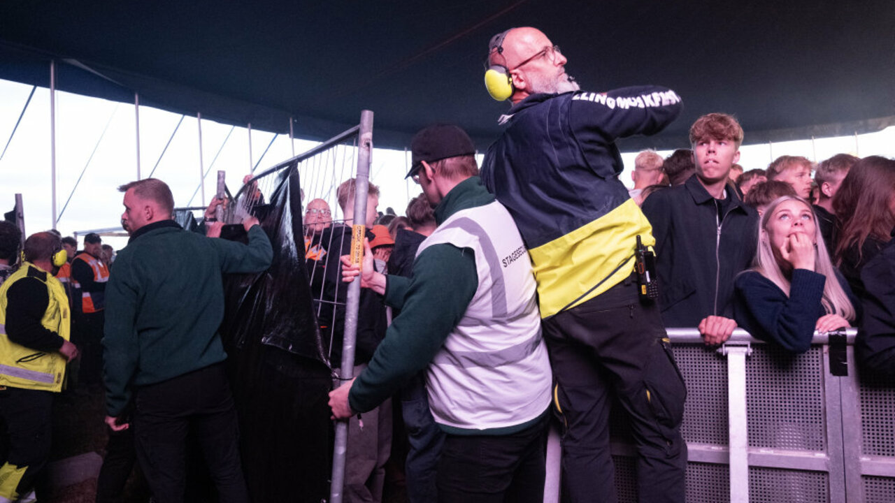 Hegn væltede og fire kom til skade på stor musikfestival | Kristeligt ...