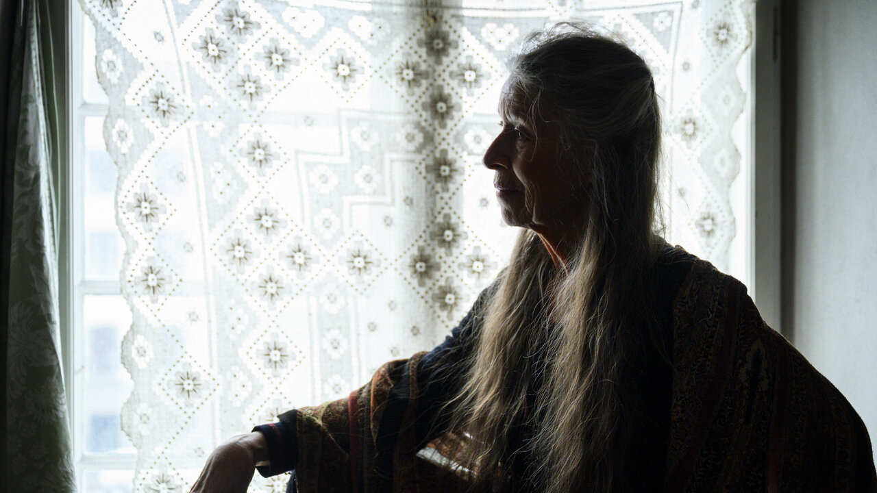 Mange har gerne villet sætte hende i bås. Men Anne Marie Helger er ...