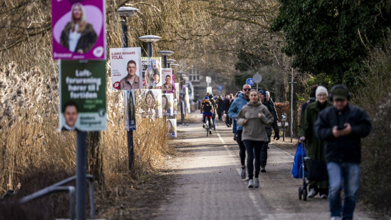 Aarhus uddeler bøder for 200.000 for ikke-fjernede valgplakater ...